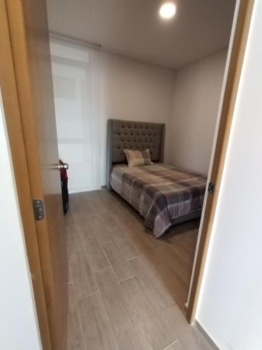 Relax at the lake - Pool - Pet friendly - WiFi, Chantepec (precios ...