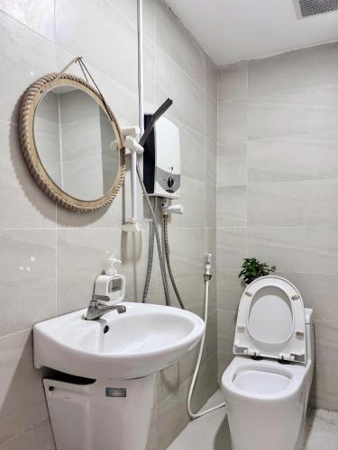 VIntage room has balcony in the central, Hô-Chi-Minh-Ville (tarifs ...