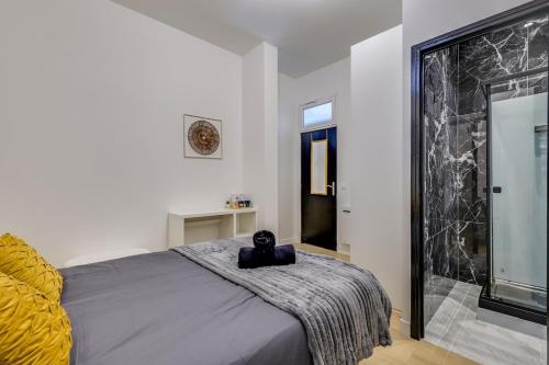 Design Loft Up to 8 people Close to Paris Metro，奥贝维利埃（2026最新房价）