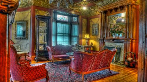 The Redstone Inn and Suites, Dubuque – Updated 2023 Prices