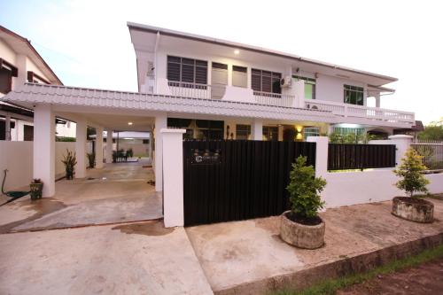 Come Inn Homestay 1380, Miri (updated prices 2025)
