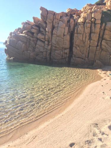 Spiaggia Li Cossi 🏖️ Costa Paradiso, Sardinia island, Italy - detailed ...