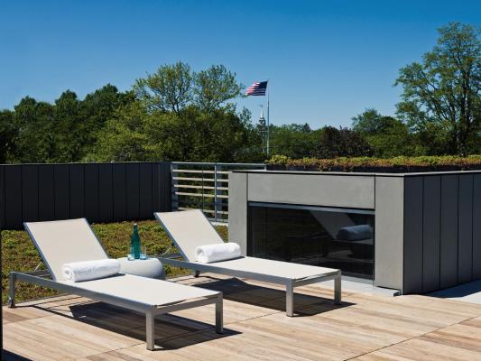 StayWithPoints 💯 Topping Rose House Overview