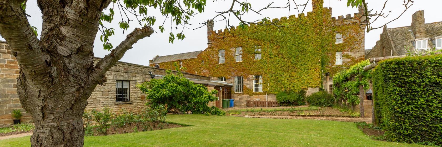 The 10 best hotels near Sneaton Castle in Whitby, United Kingdom