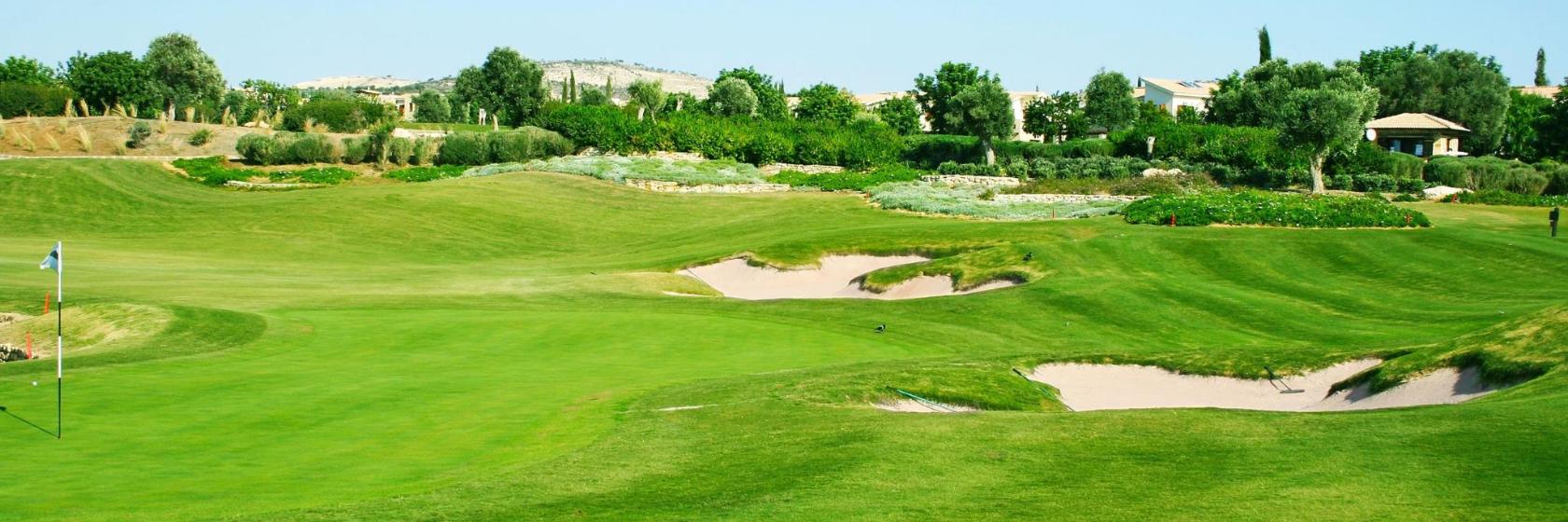The 10 best hotels close to Oceânico Faldo Golf Course in Armação de ...