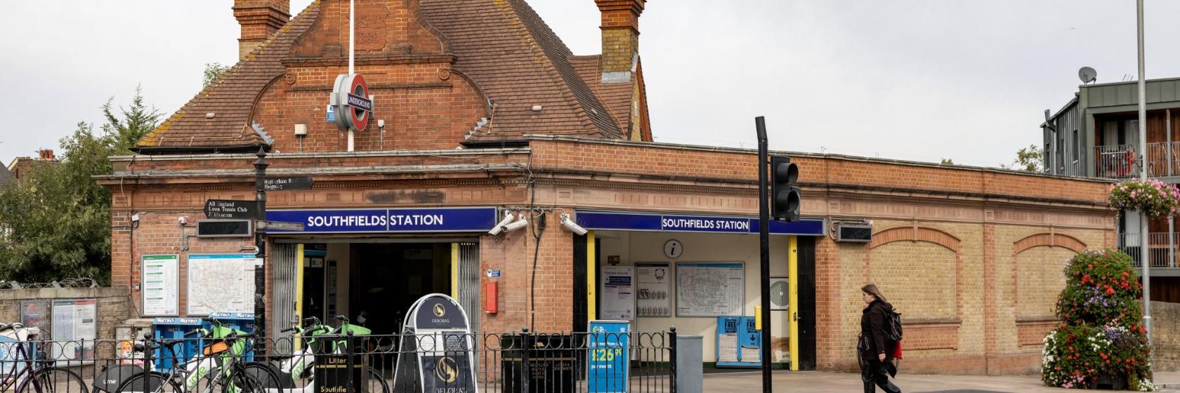 The 10 best hotels near Southfields Tube Station in London, United Kingdom