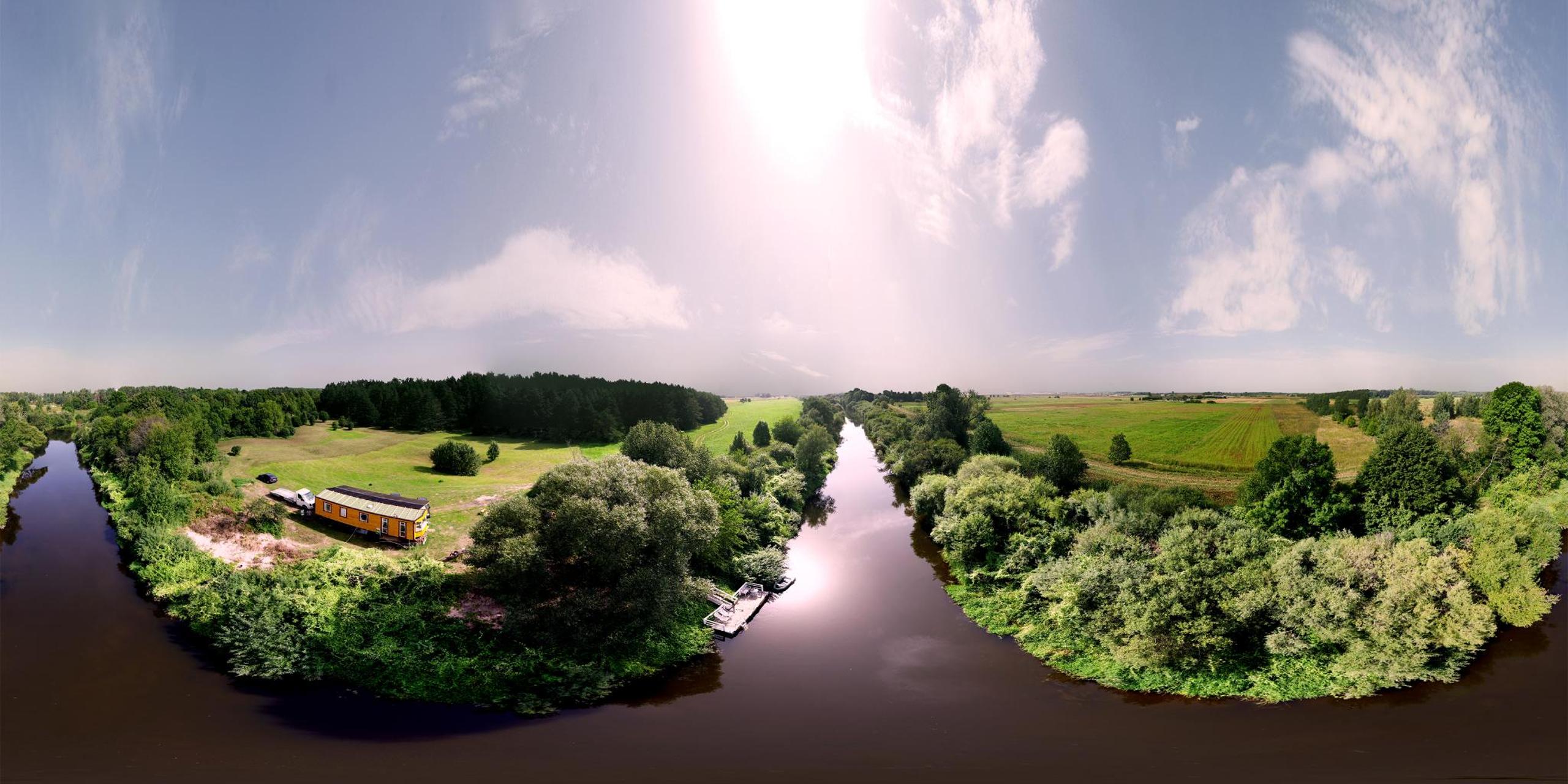 Minijos slėnis ant minijos Minijos upės kranto KETVERGIAI Privatus ...