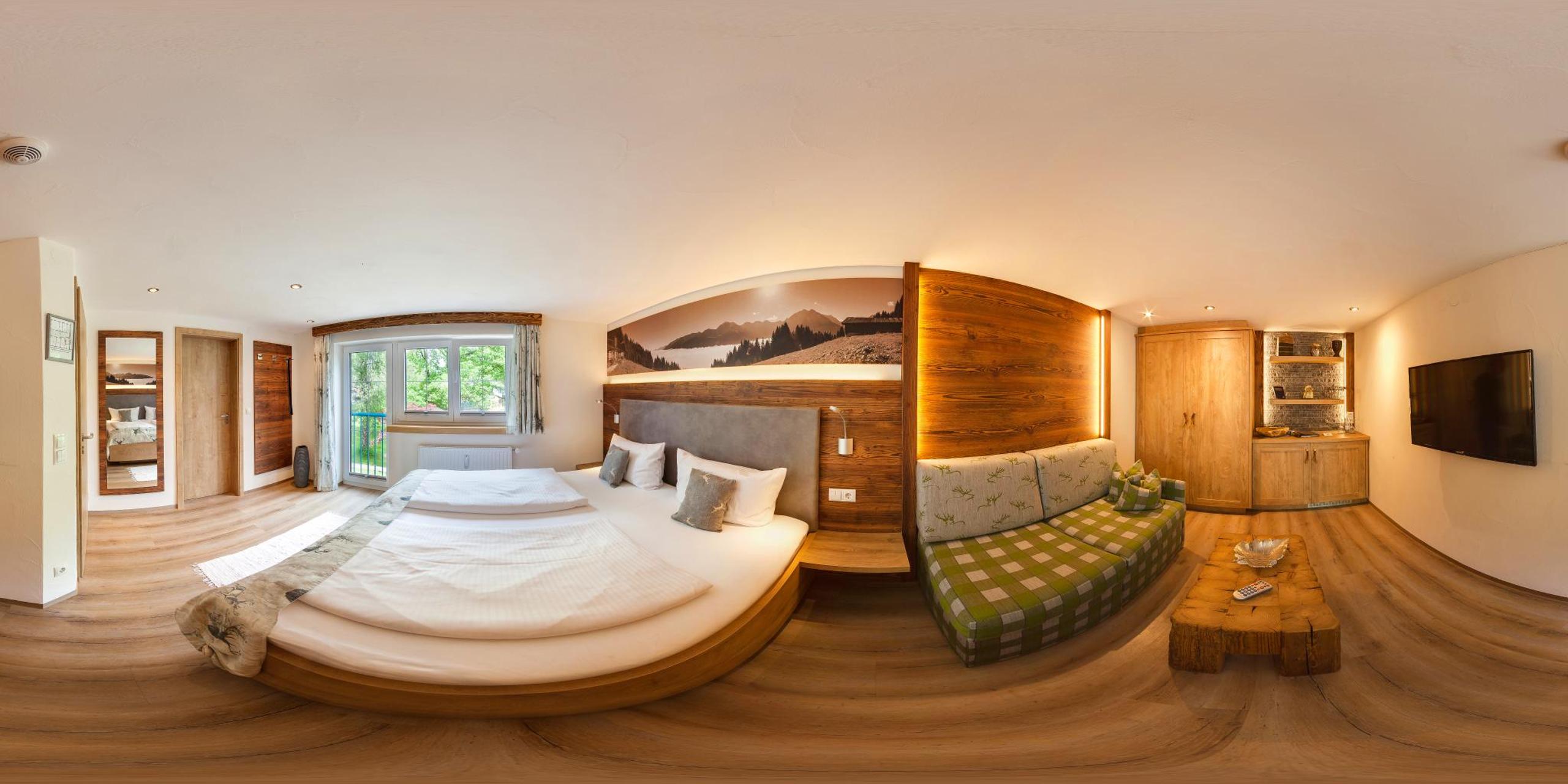 lustiger Hirsch, Akams (aktualisierte Preise für 2025)