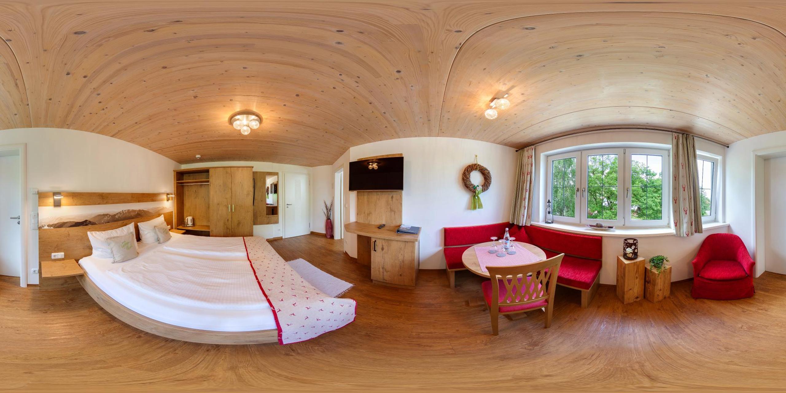 lustiger Hirsch, Akams (updated prices 2025)