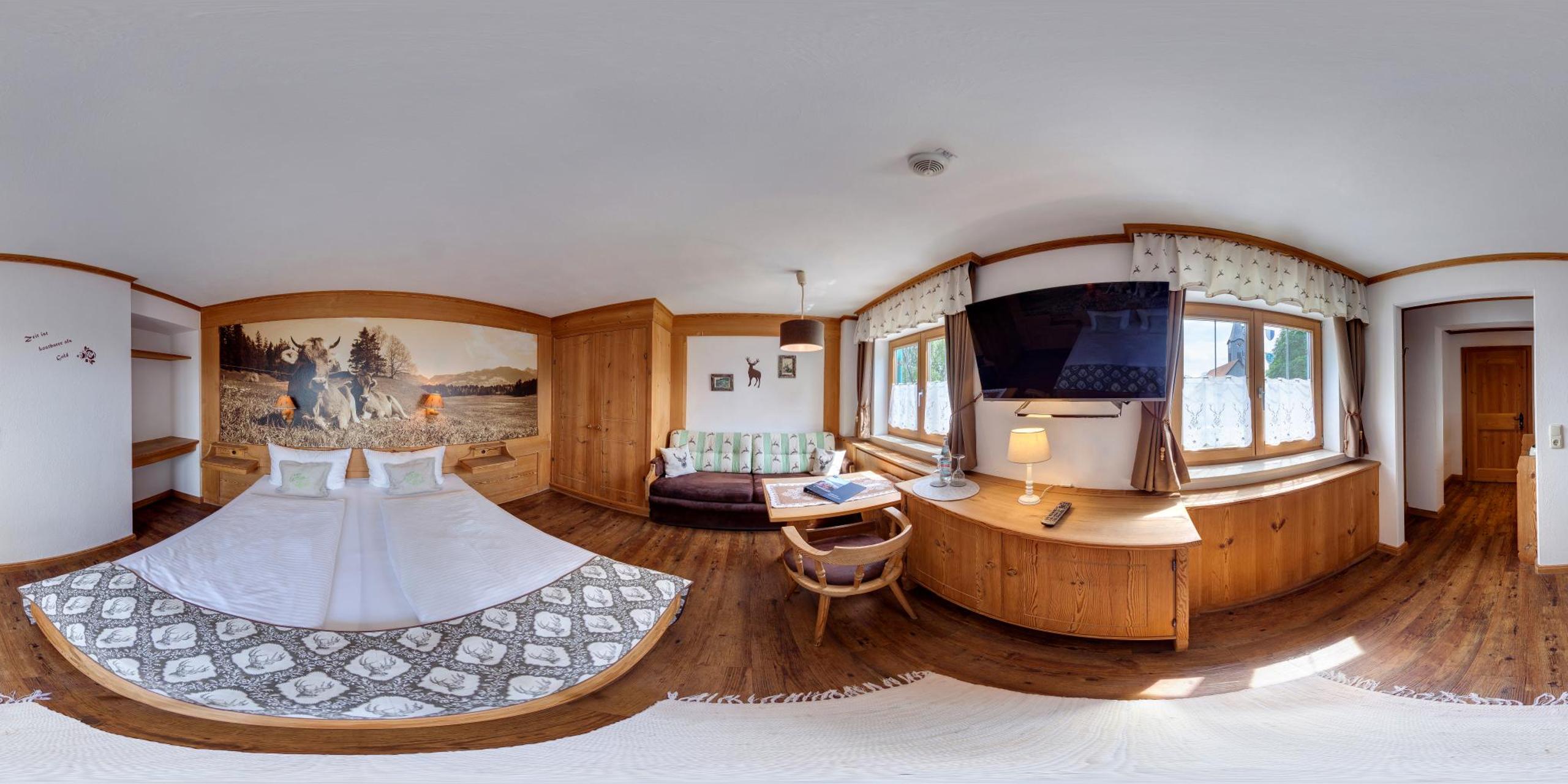 lustiger Hirsch, Akams (aktualisierte Preise für 2025)