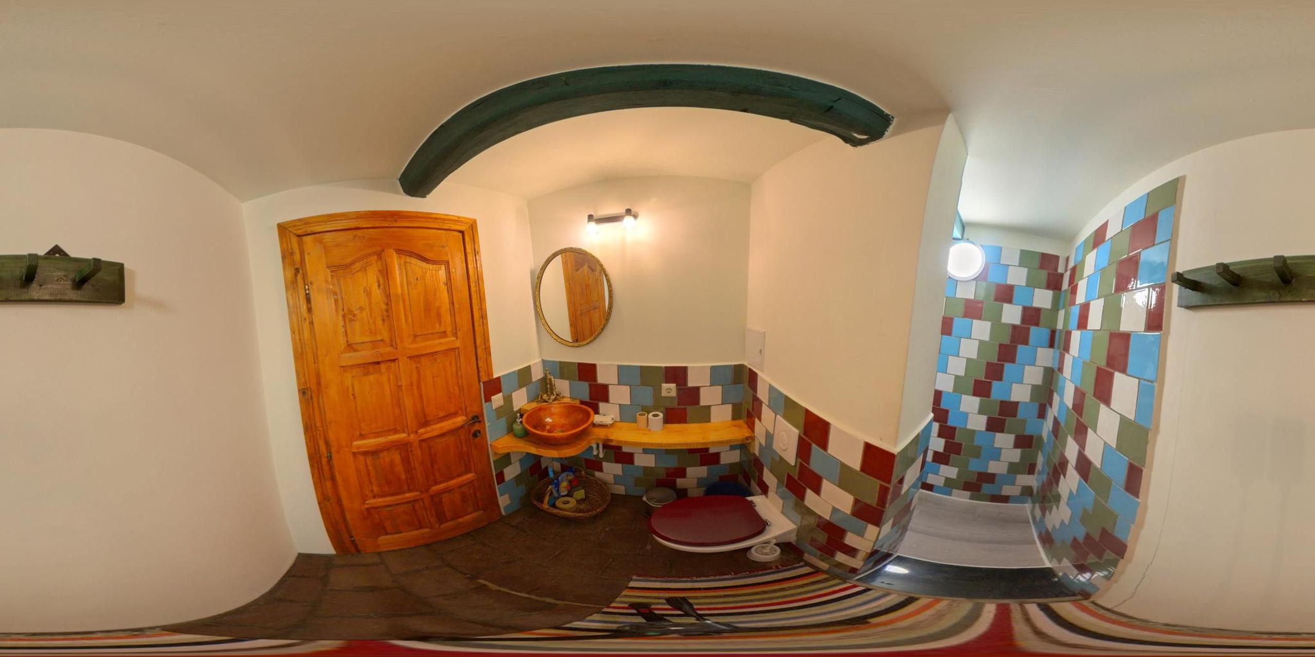 Casa Batrana, Zece Hotare (updated prices 2025)