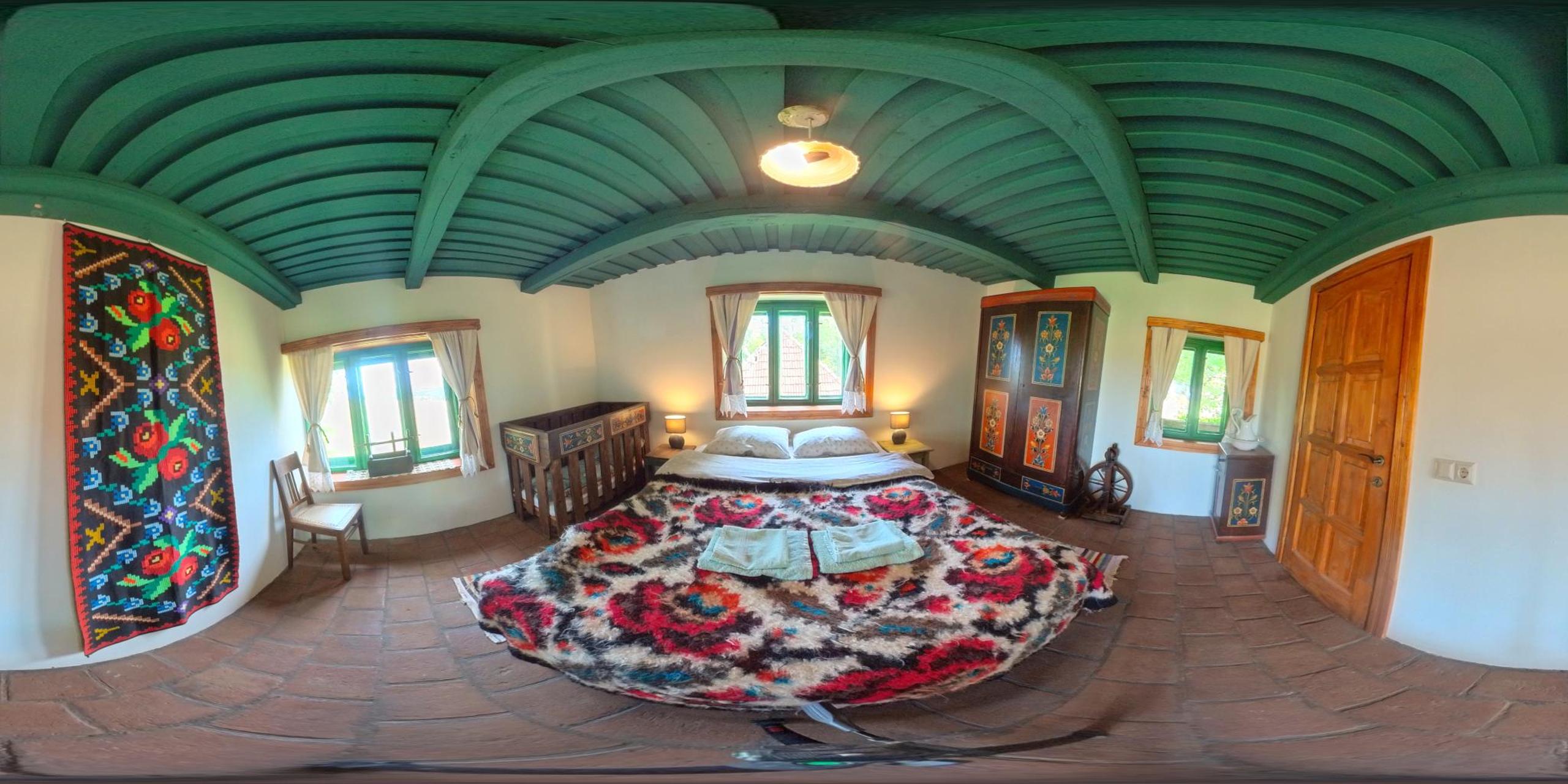 Casa Batrana, Zece Hotare (updated prices 2025)