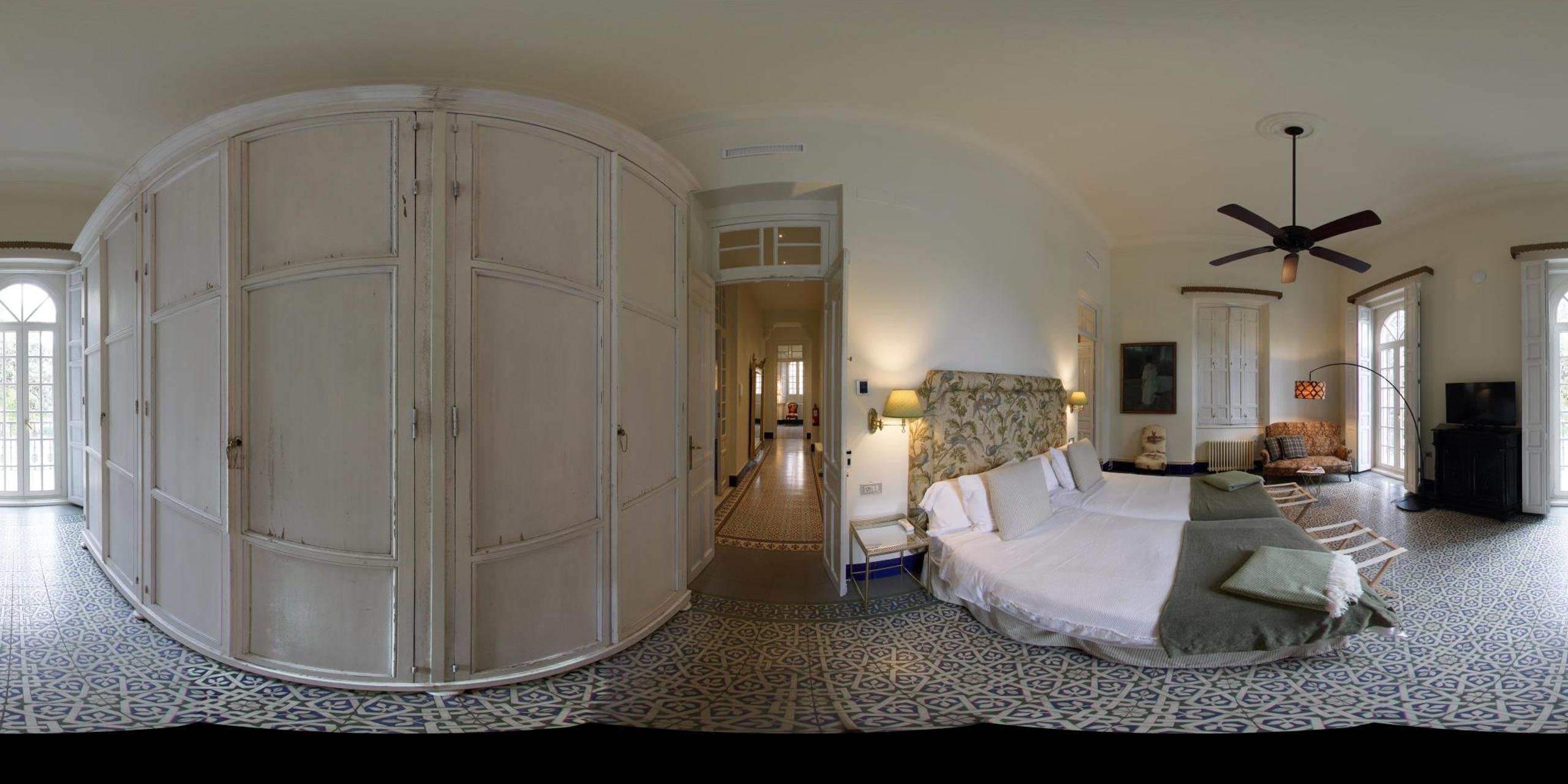 Villa Alfonso, Restored Palace House with gardens and Monuments Views ...