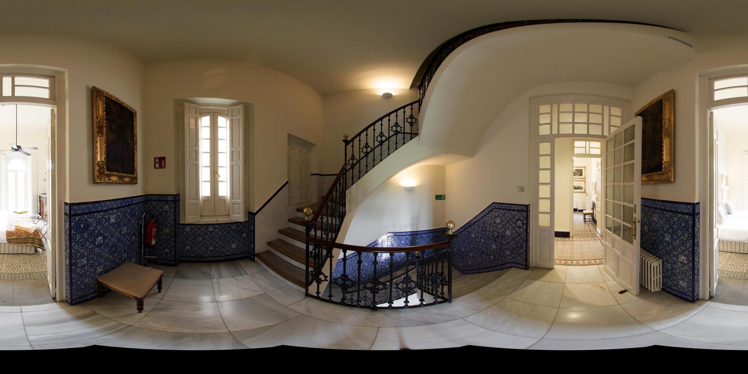 Villa Alfonso, Restored Palace House with gardens and Monuments Views ...