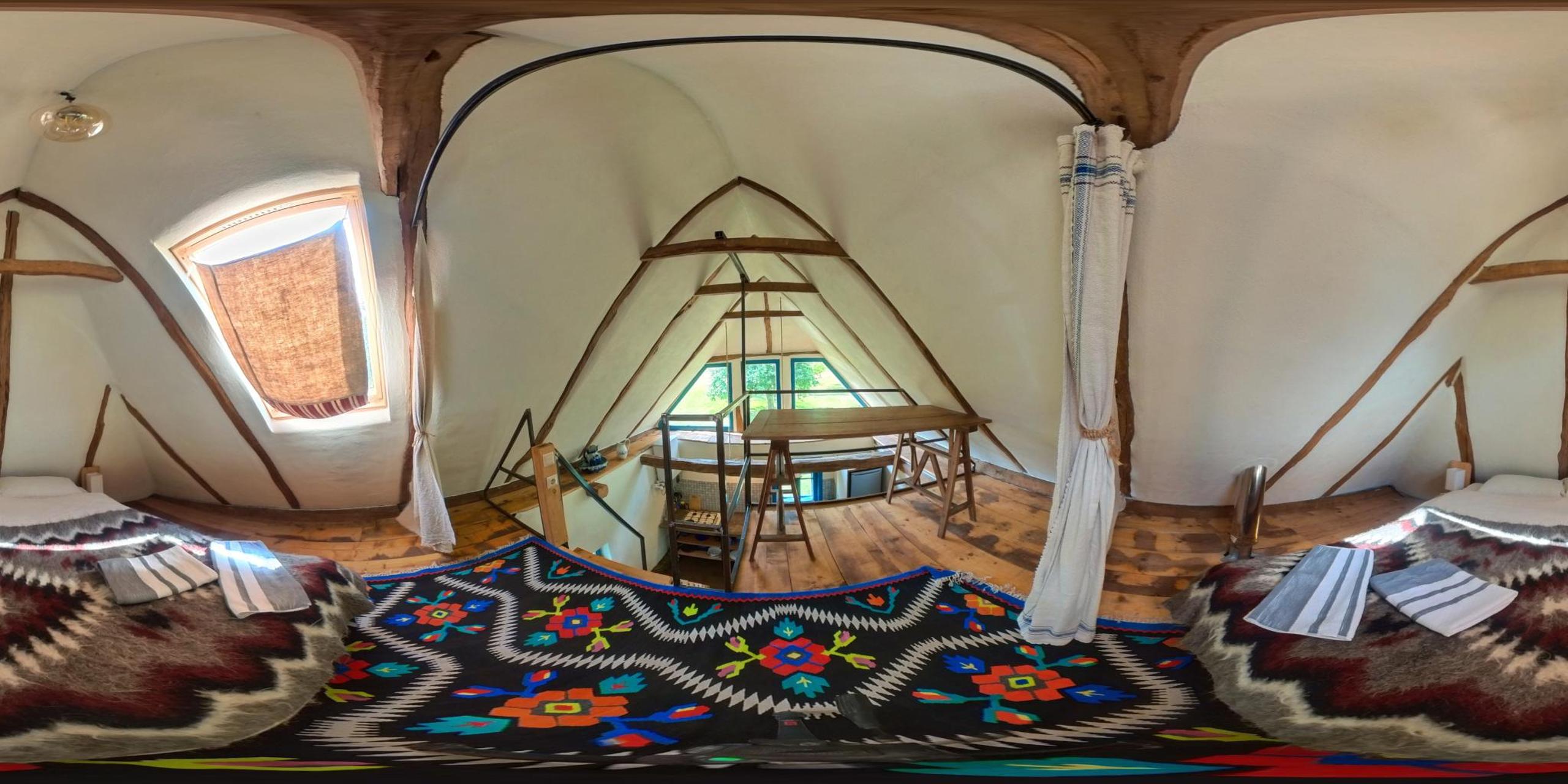 Casa Strâmbă, Zece Hotare (updated prices 2025)