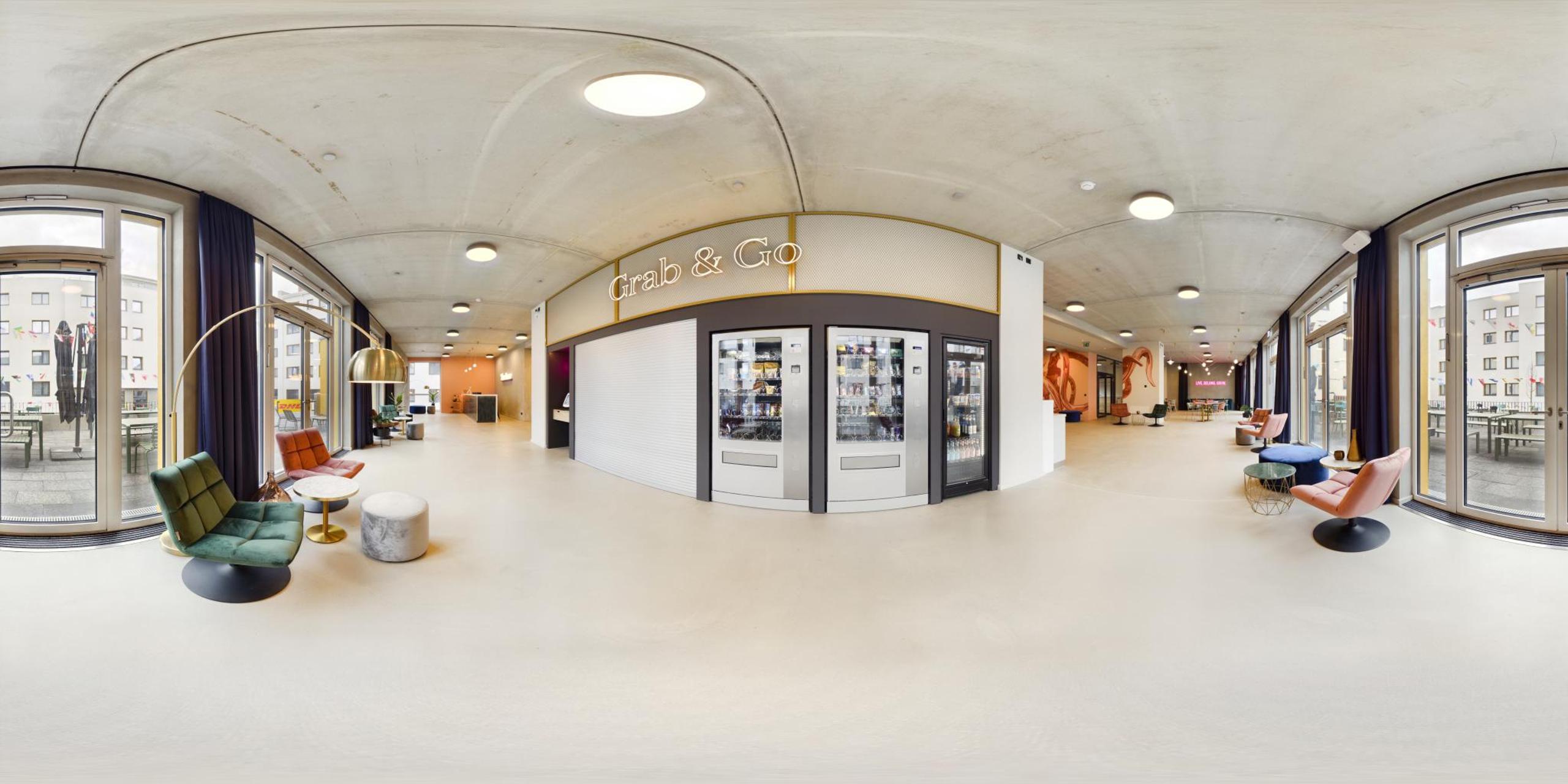 The Base Berlin ONE, Berlijn (bijgewerkte prijzen 2025)