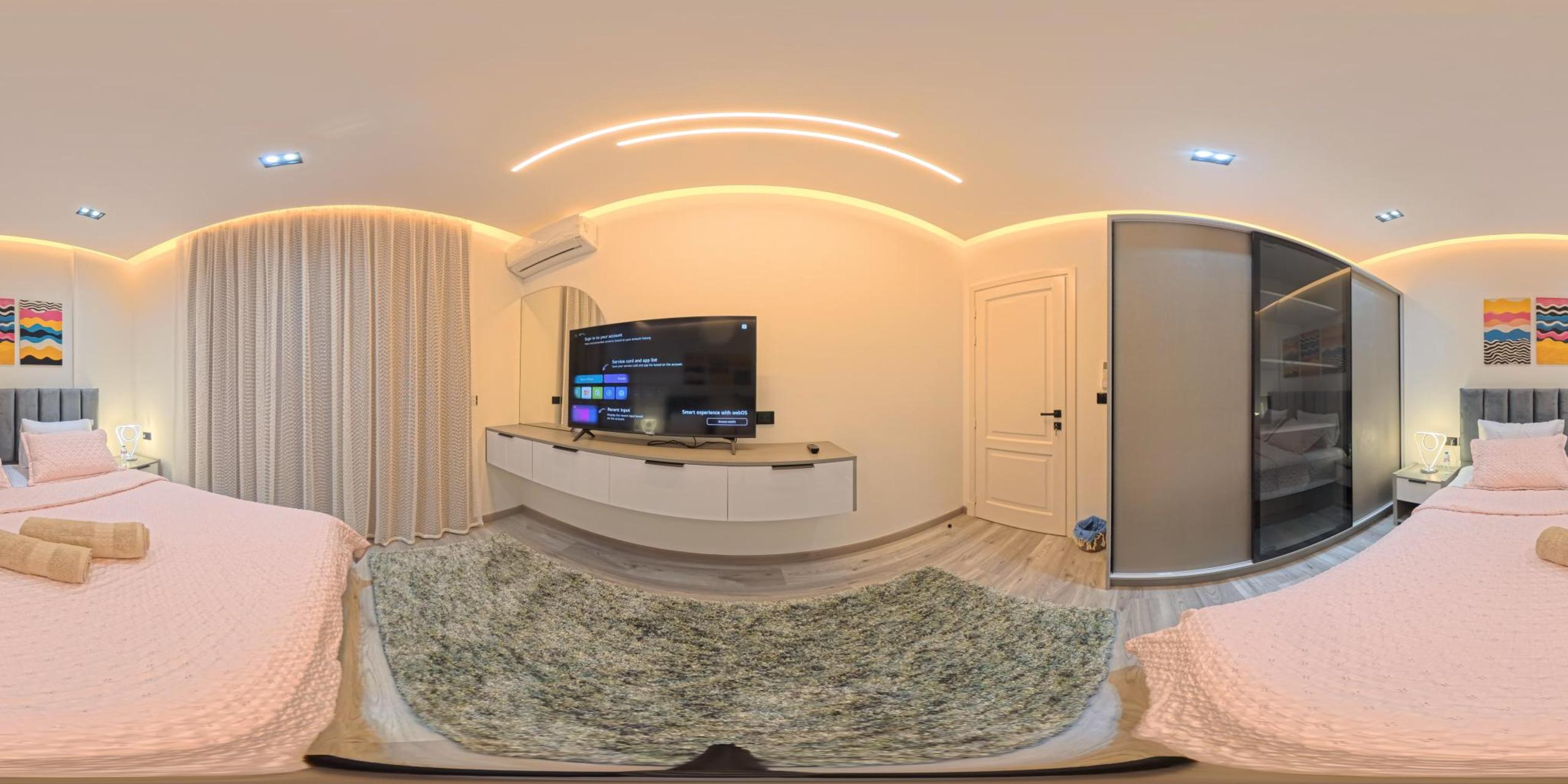 Celia Compound Modern 1BR Heaven, Madīnat al Amal (обновени цени за ...