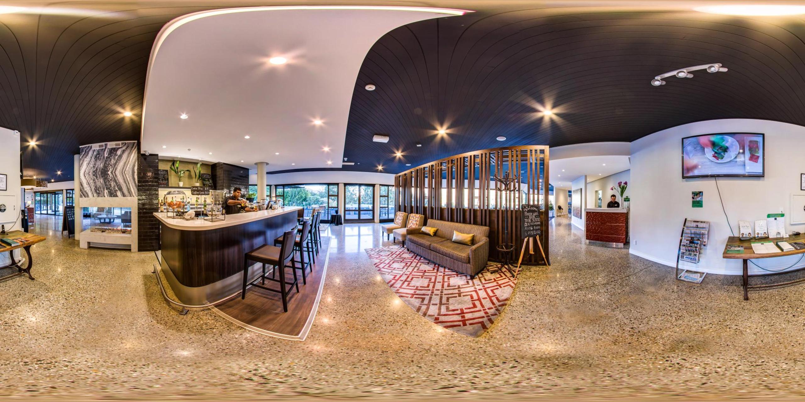 Holiday Inn Queenstown Frankton Road by IHG, Queenstown (updated prices ...