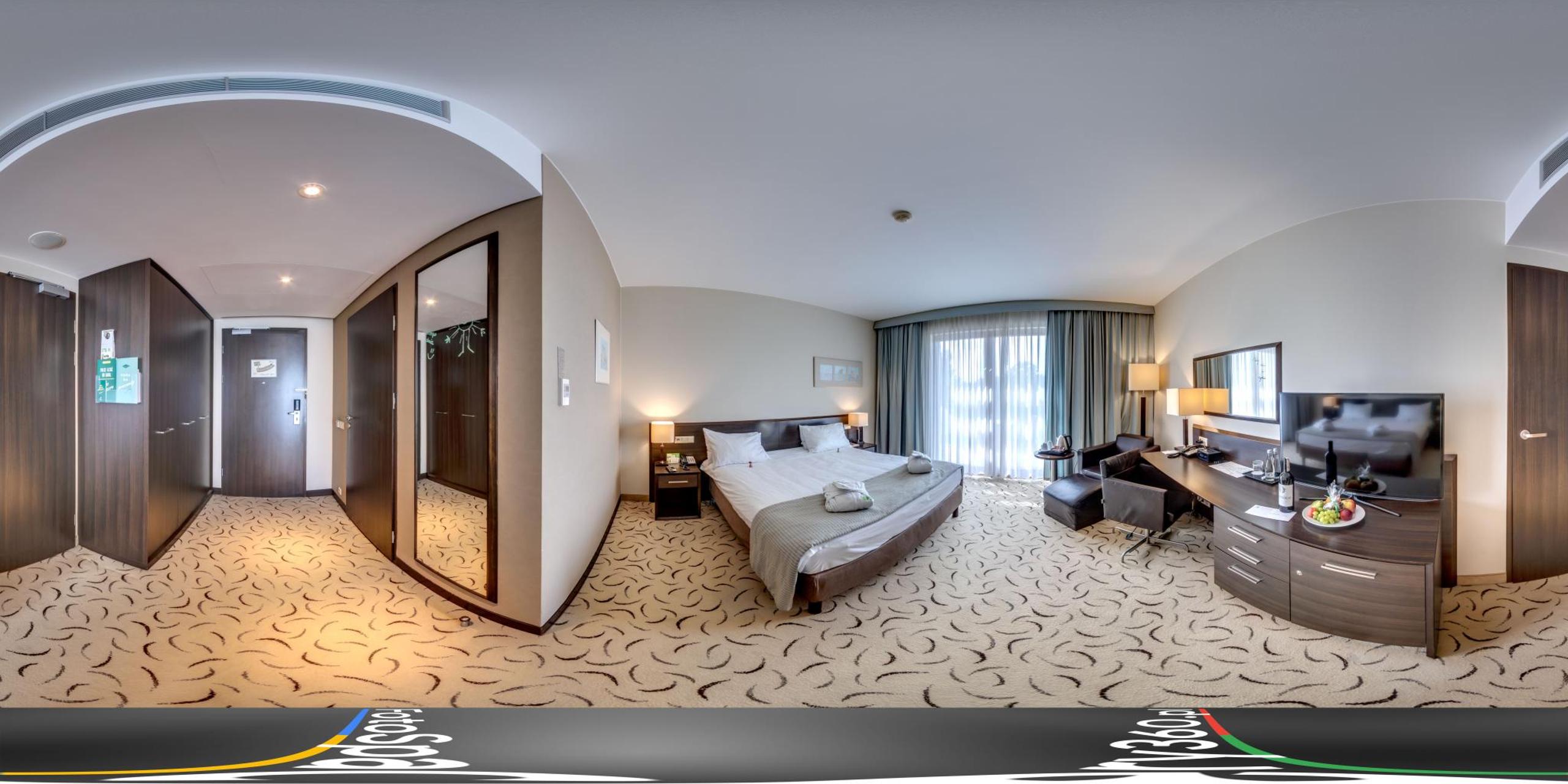 Holiday Inn Resort Warsaw Józefów by IHG, Józefów (updated prices 2025)