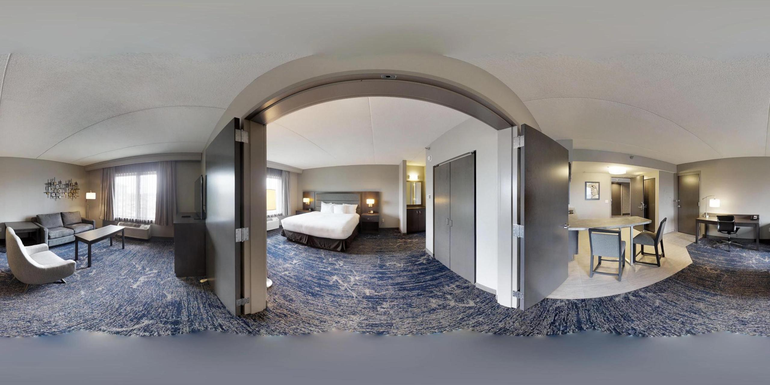 DoubleTree by Hilton Bloomington, Bloomington (updated prices 2025)