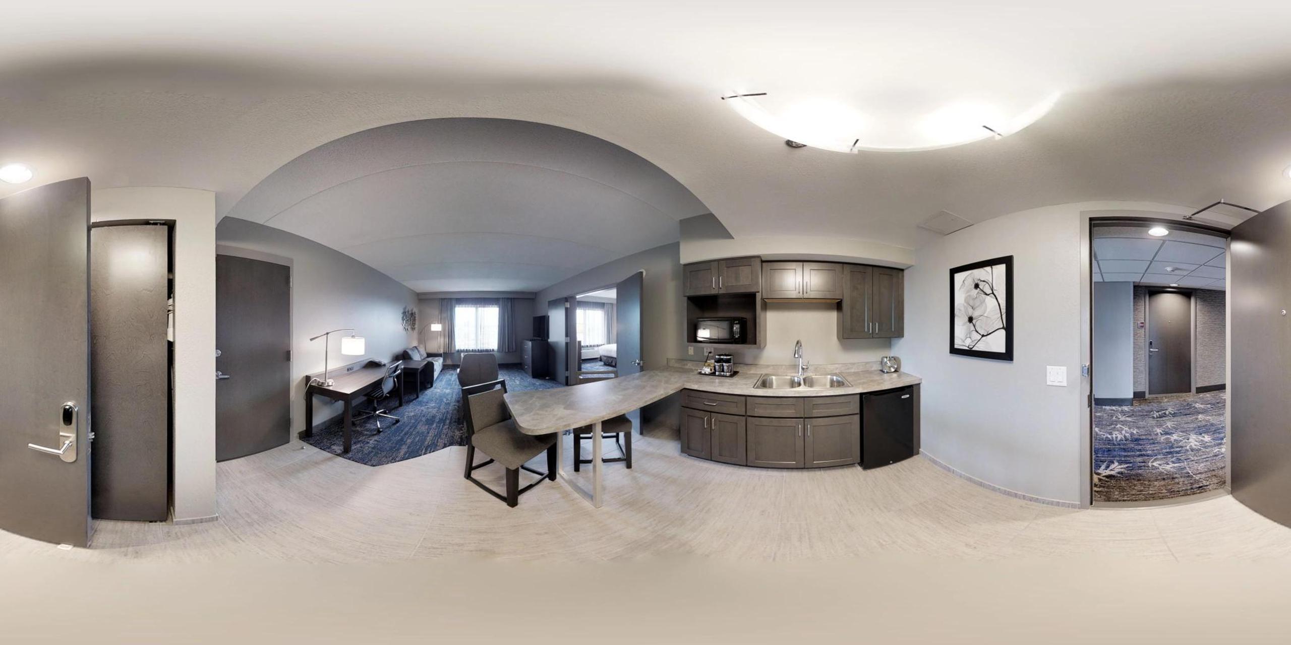 DoubleTree by Hilton Bloomington, Bloomington (updated prices 2025)