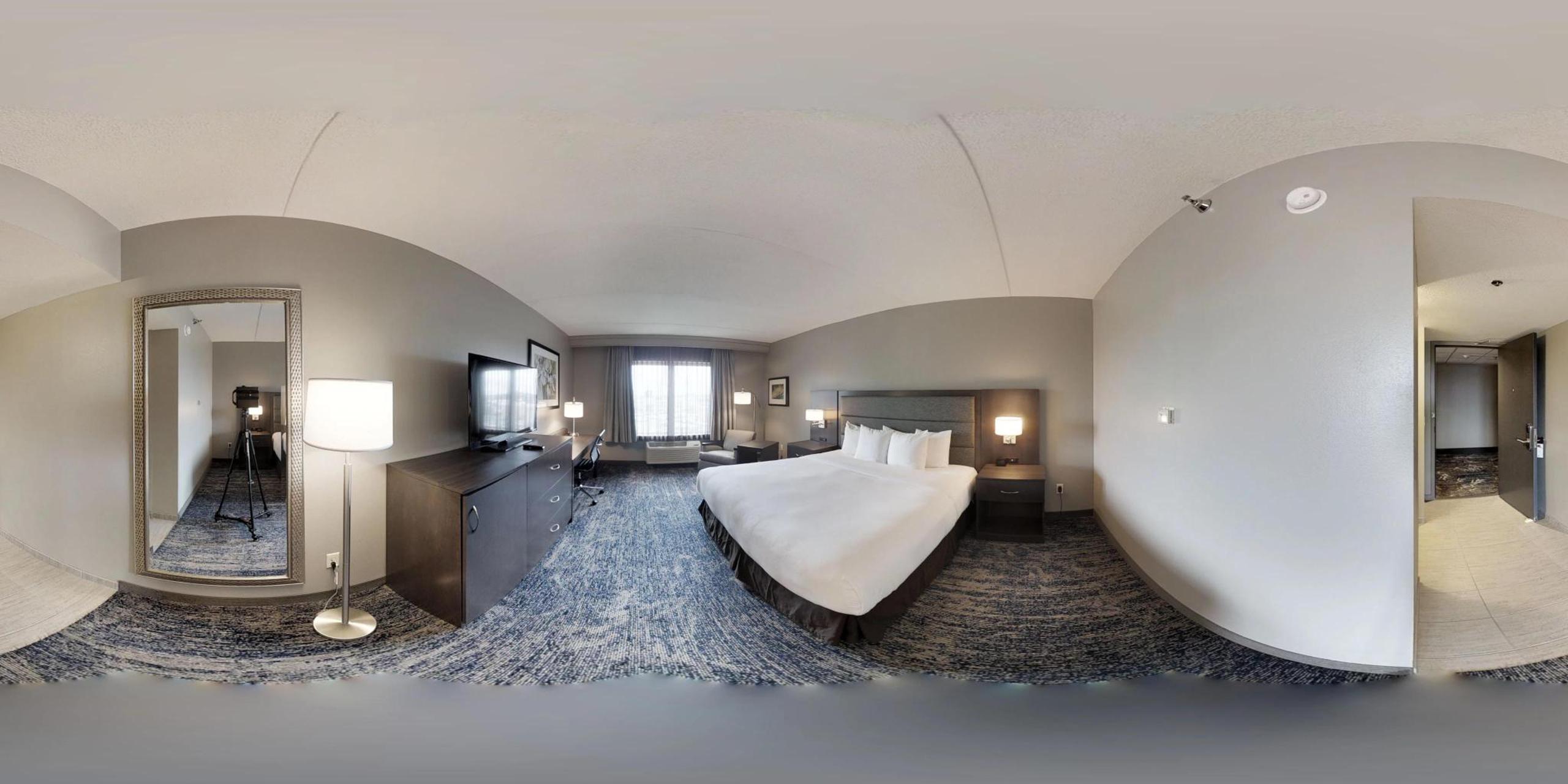 DoubleTree by Hilton Bloomington, Bloomington (updated prices 2025)