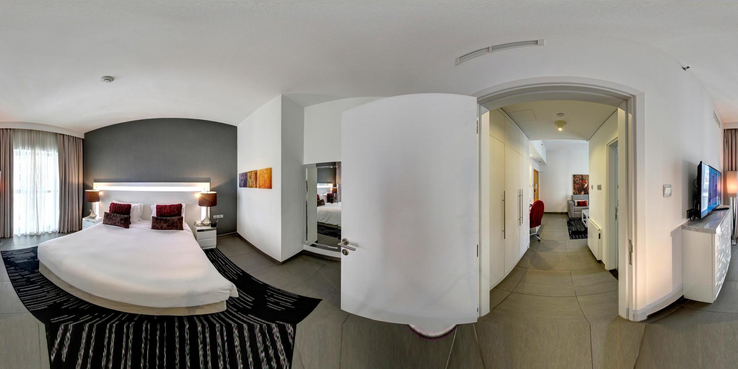 The First Collection Dubai Marina, Dubai (updated prices 2025)