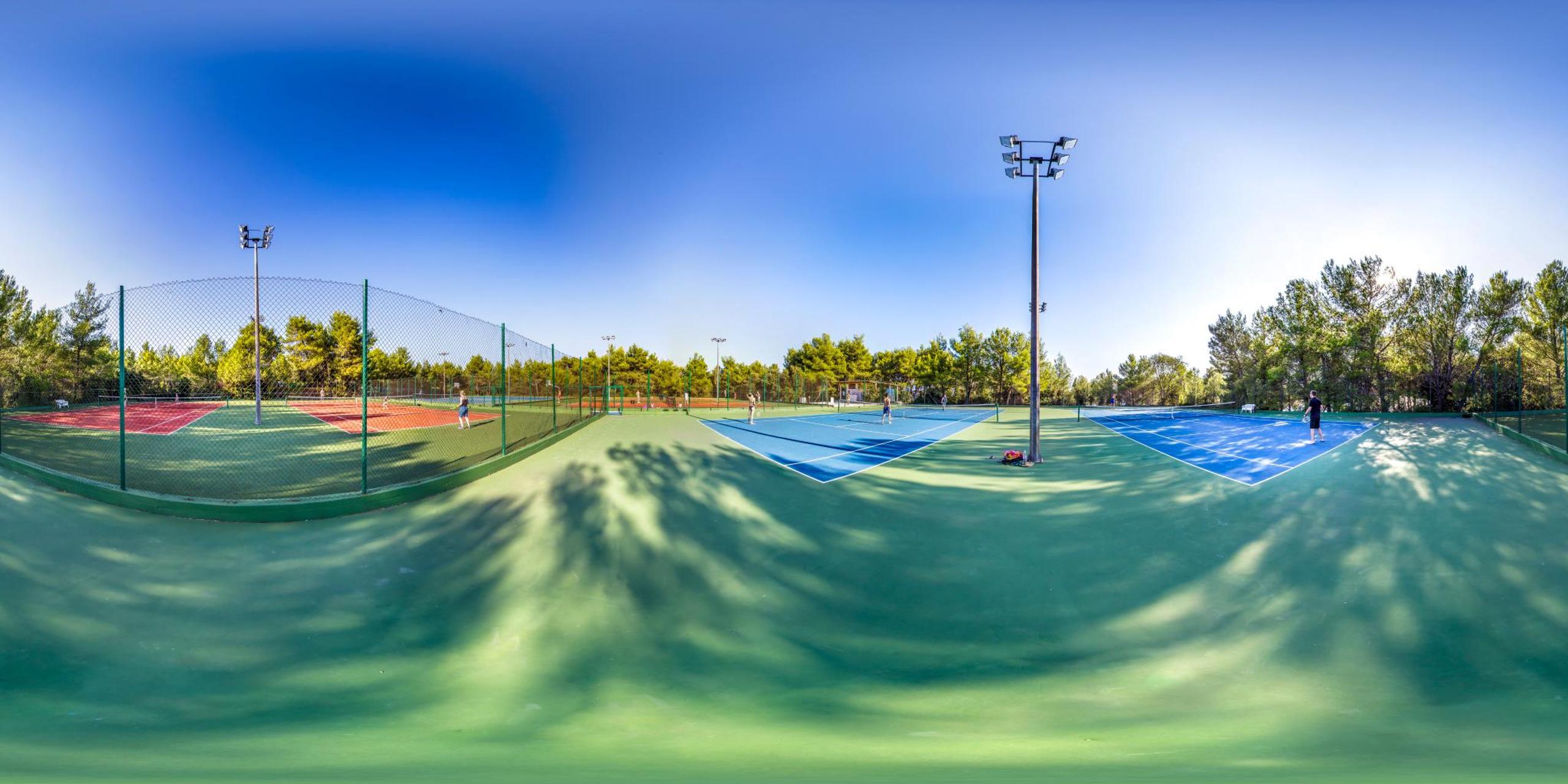 Pine Beach Pakostane Glamping Homes - All Inclusive light, Pakoštane ...