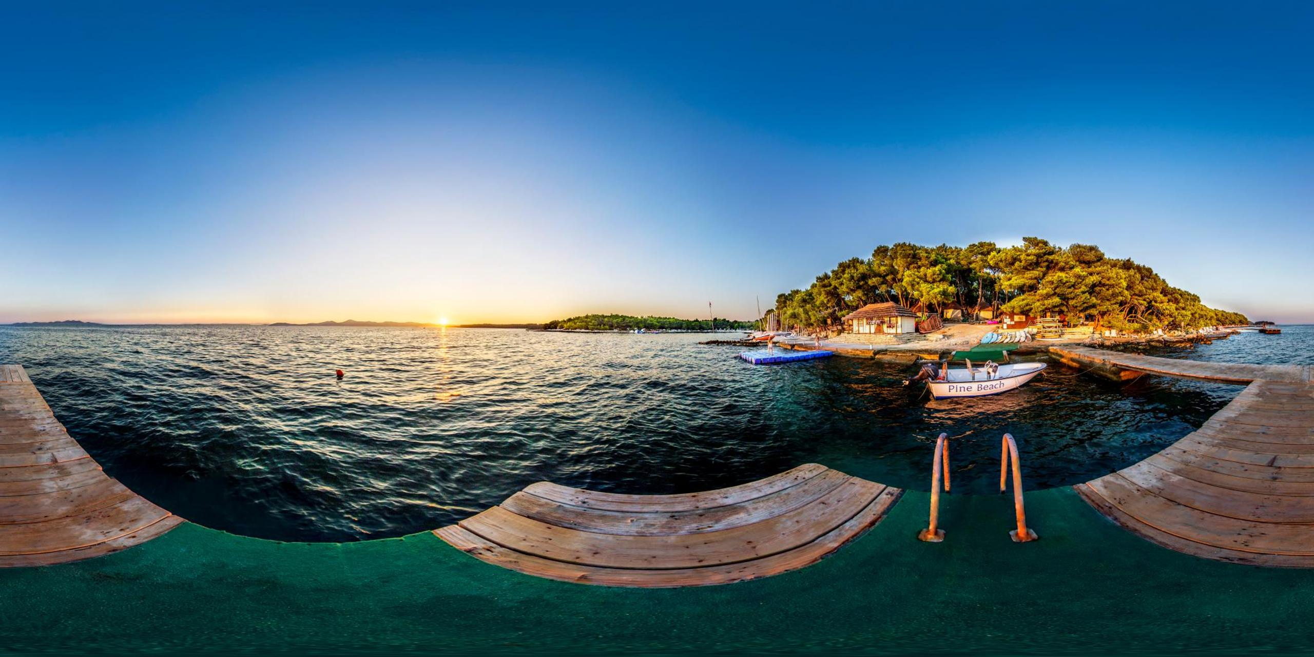 Pine Beach Pakostane Glamping Homes - All Inclusive light, Pakoštane ...