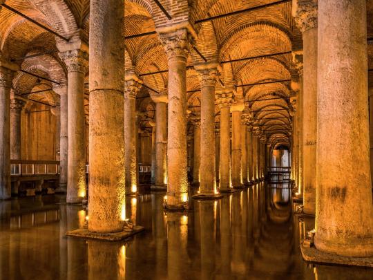 6 astonishing underground attractions | Booking.com