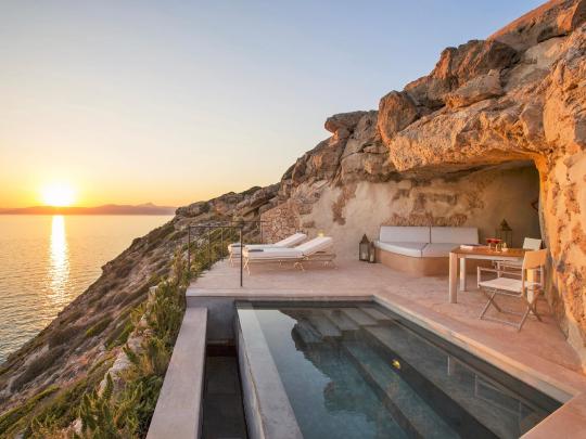 6 spectacular rooms with a private pool | Booking.com